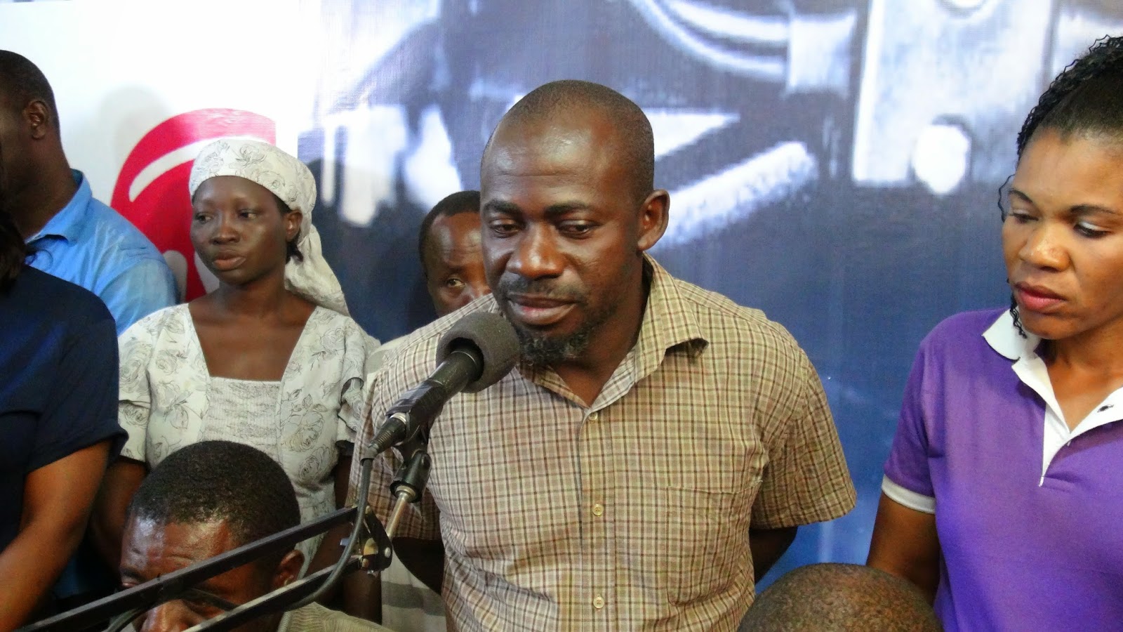 Brekete: Ordinary Ahmad Isah (The Ordinary President) of the Brekete ...