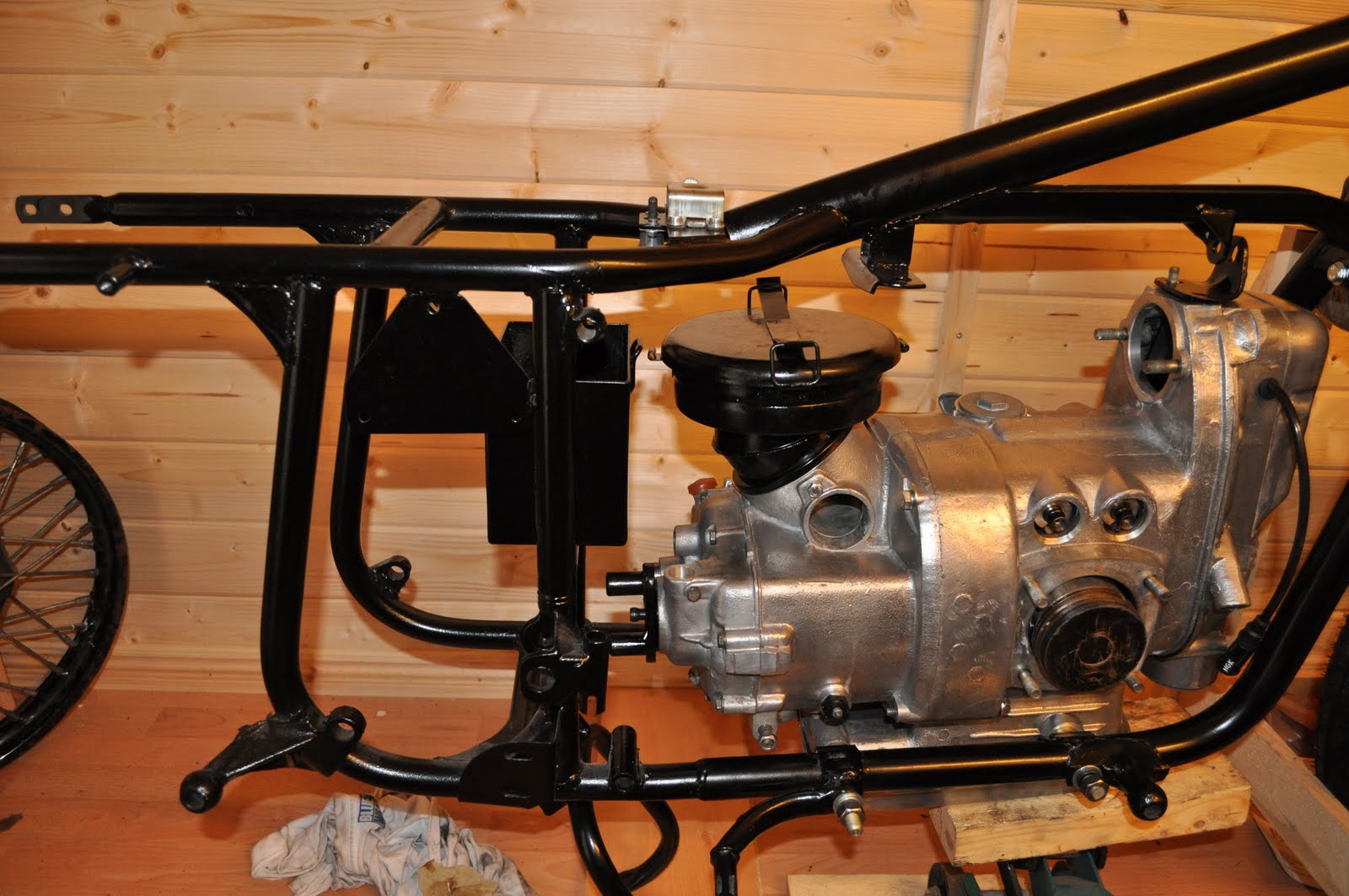 The renovation of an Ural m67-36: Engine mounted!