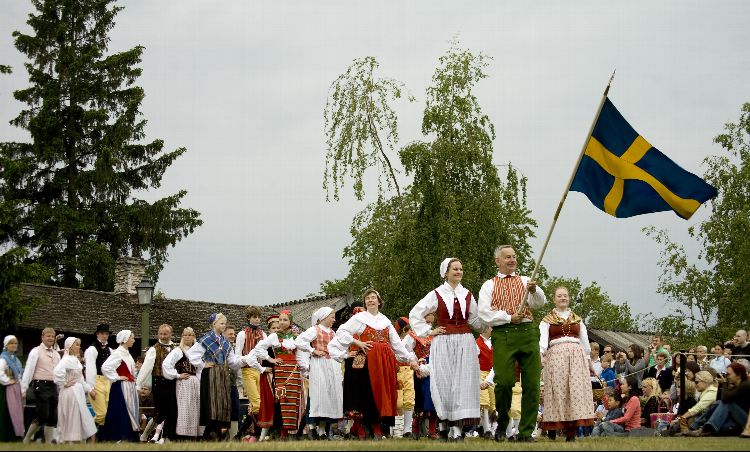 What is Open This Midsummer Weekend?