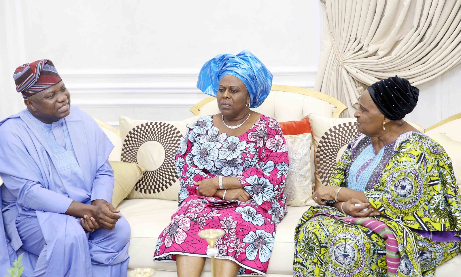 Ambode receives Awolowo family and unveils new 20-feet statue of PA ...