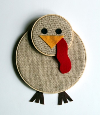 Crafting on a Budget: DIY: Embroidery Hoop Turkey