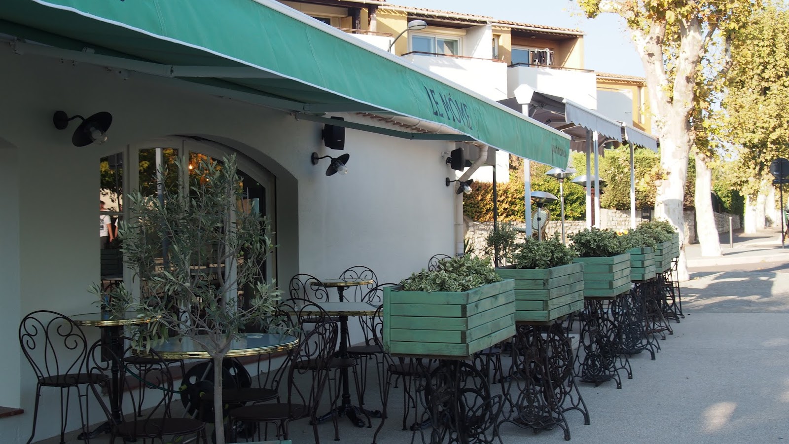 Intelligence is...sexy ! And so are women with glasses ! : Le Môme