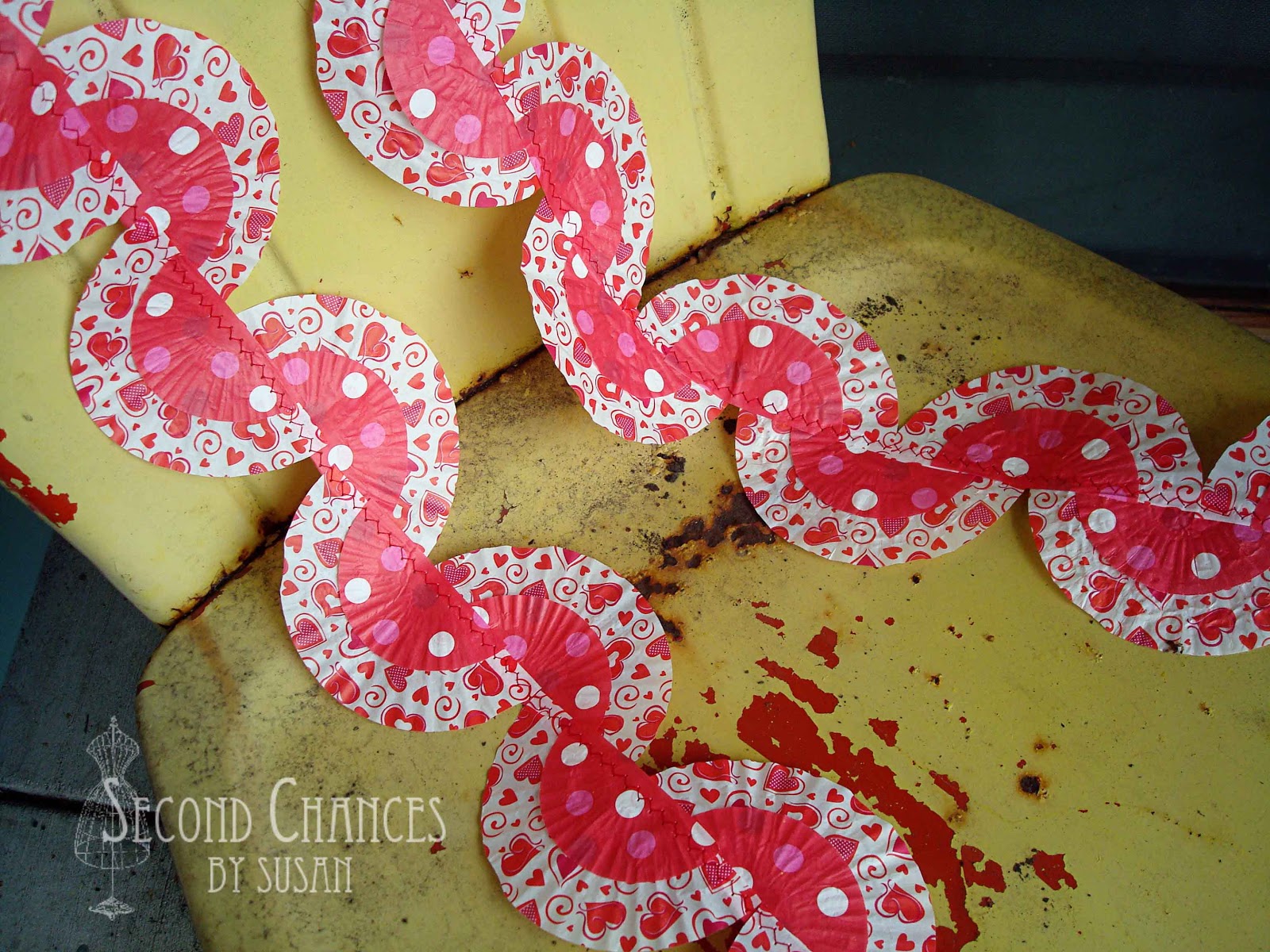 Second Chances by Susan: Dollar Store Crafting-Baking Cup Bunting