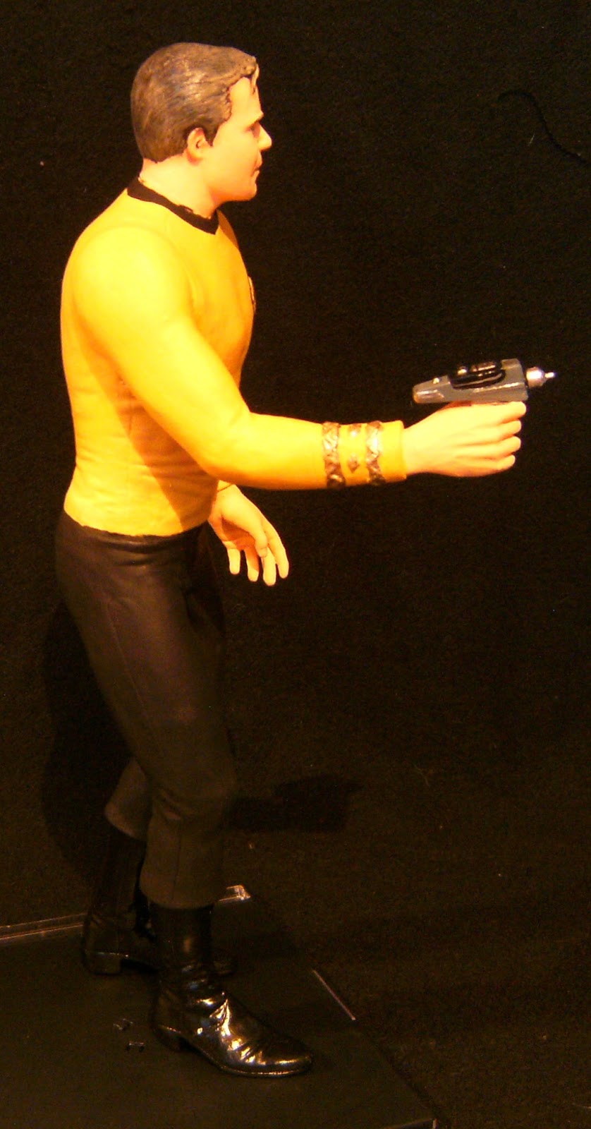 Happyscale-Modellbau: Star Trek TOS Captain James T. Kirk - Vinylfigur ...