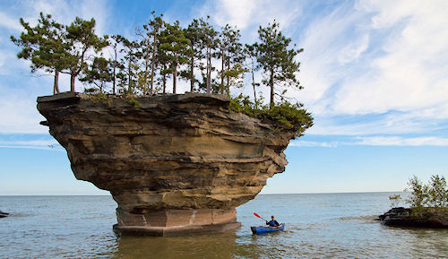 The Presurfer: 8 Unusual Rock Islets Around the World