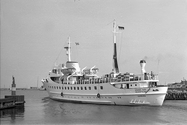 ΙΒ' Θηλέων Αθήνας - Early Seventies: ΤΟ ΠΛΟΙΟ ΤΩΝ ΕΚΔΡΟΜΩΝ ΜΑΣ