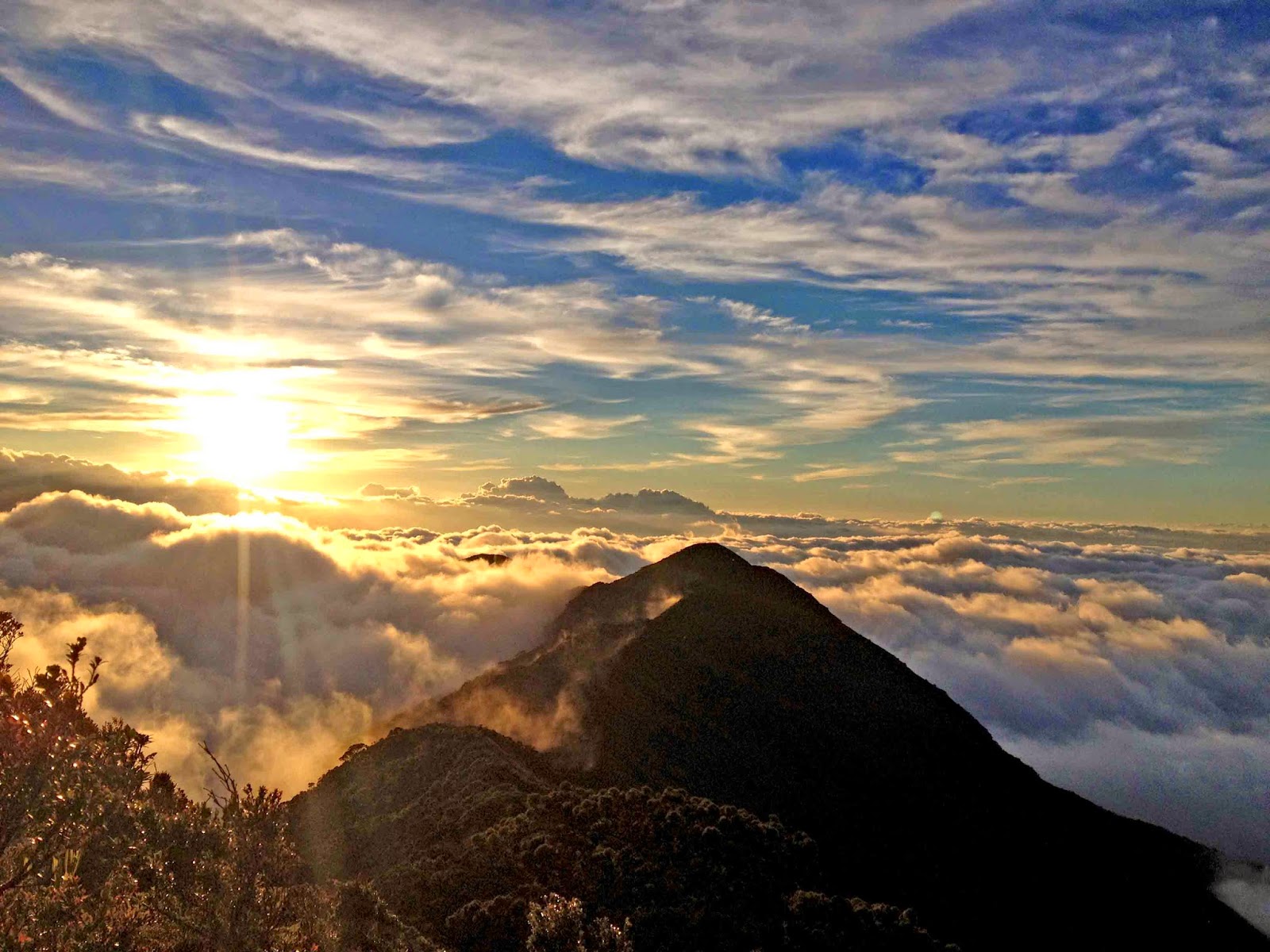 Travel Life: Mt. Halcon