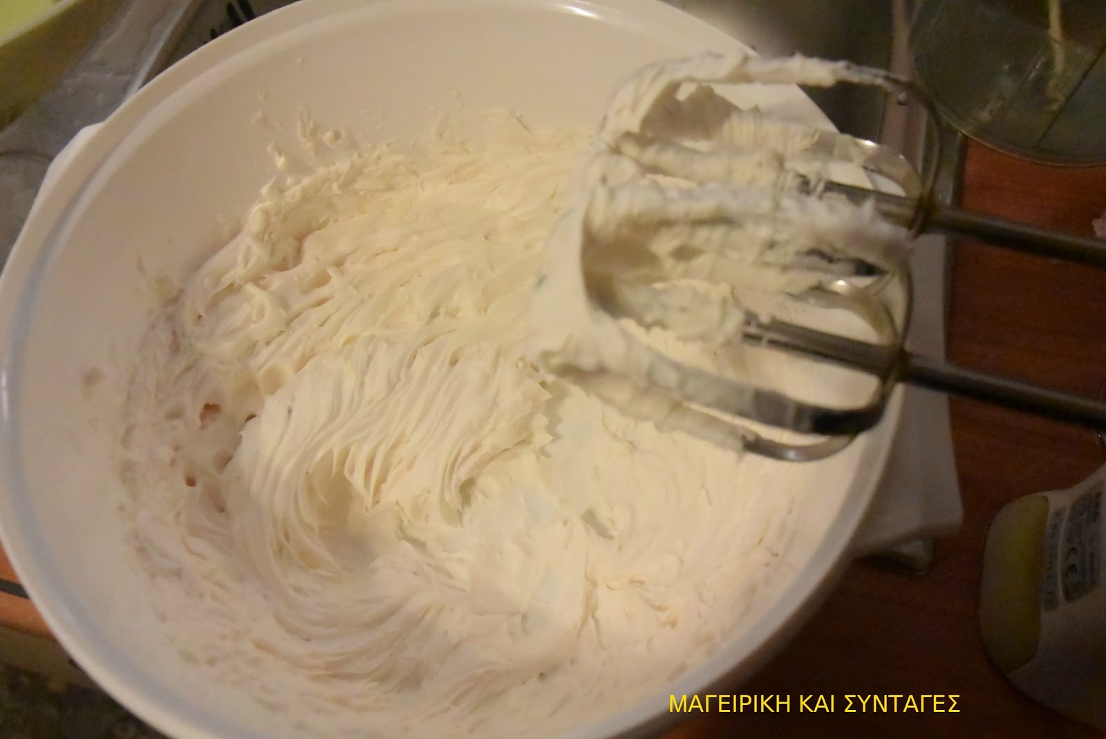 Παγωτό με 3 υλικά κι έτοιμο σε 10 λεπτά !!! ~ ΜΑΓΕΙΡΙΚΗ ΚΑΙ ΣΥΝΤΑΓΕΣ