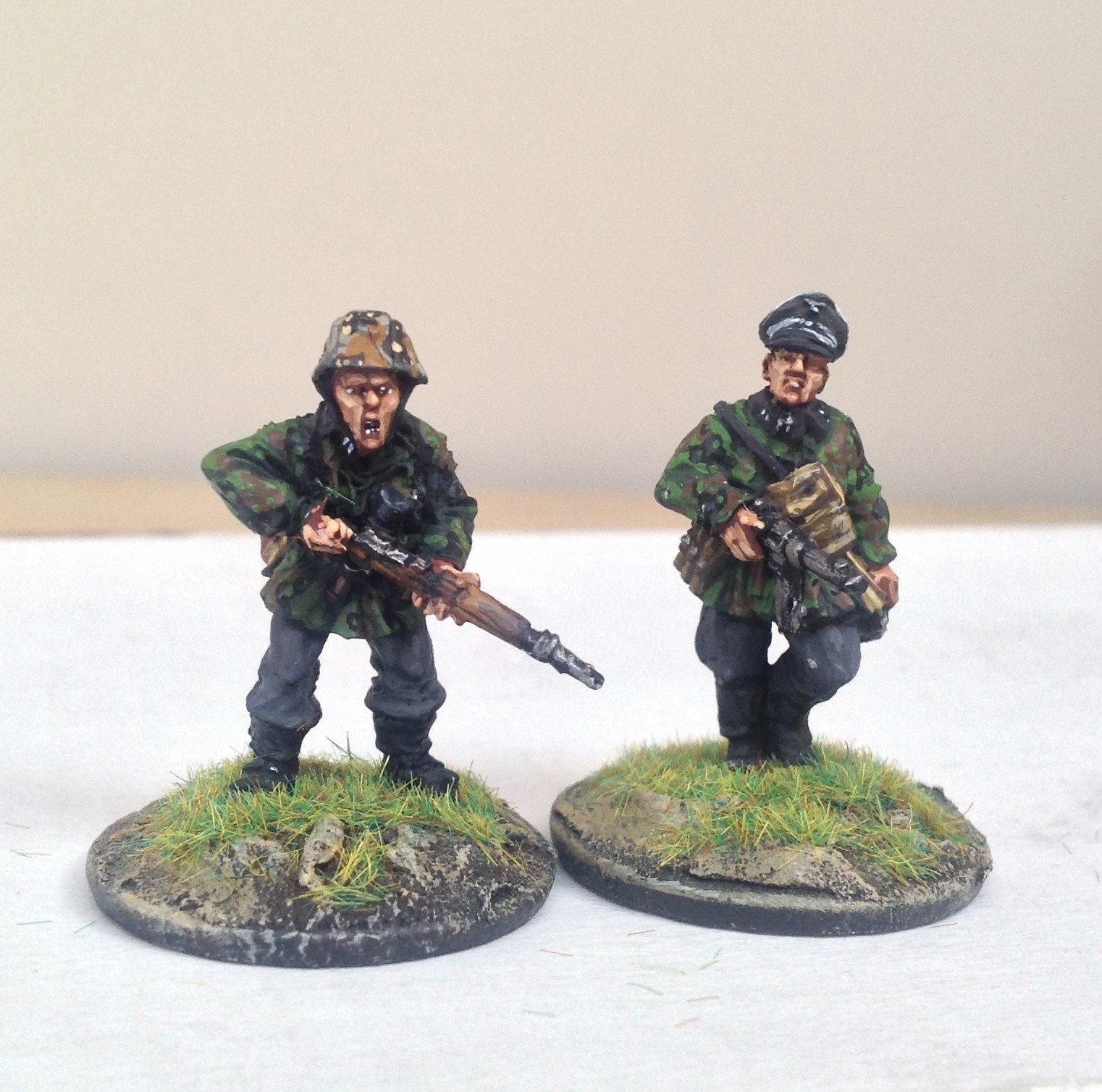 15mm paint shack: German SS 28mm Bolt action figures
