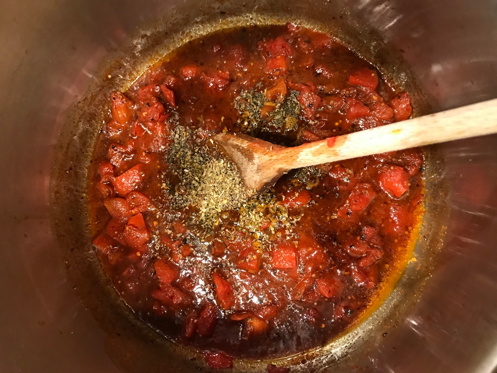 The Elf in the Kitchen©: The Adventures of Huckleberry Elf