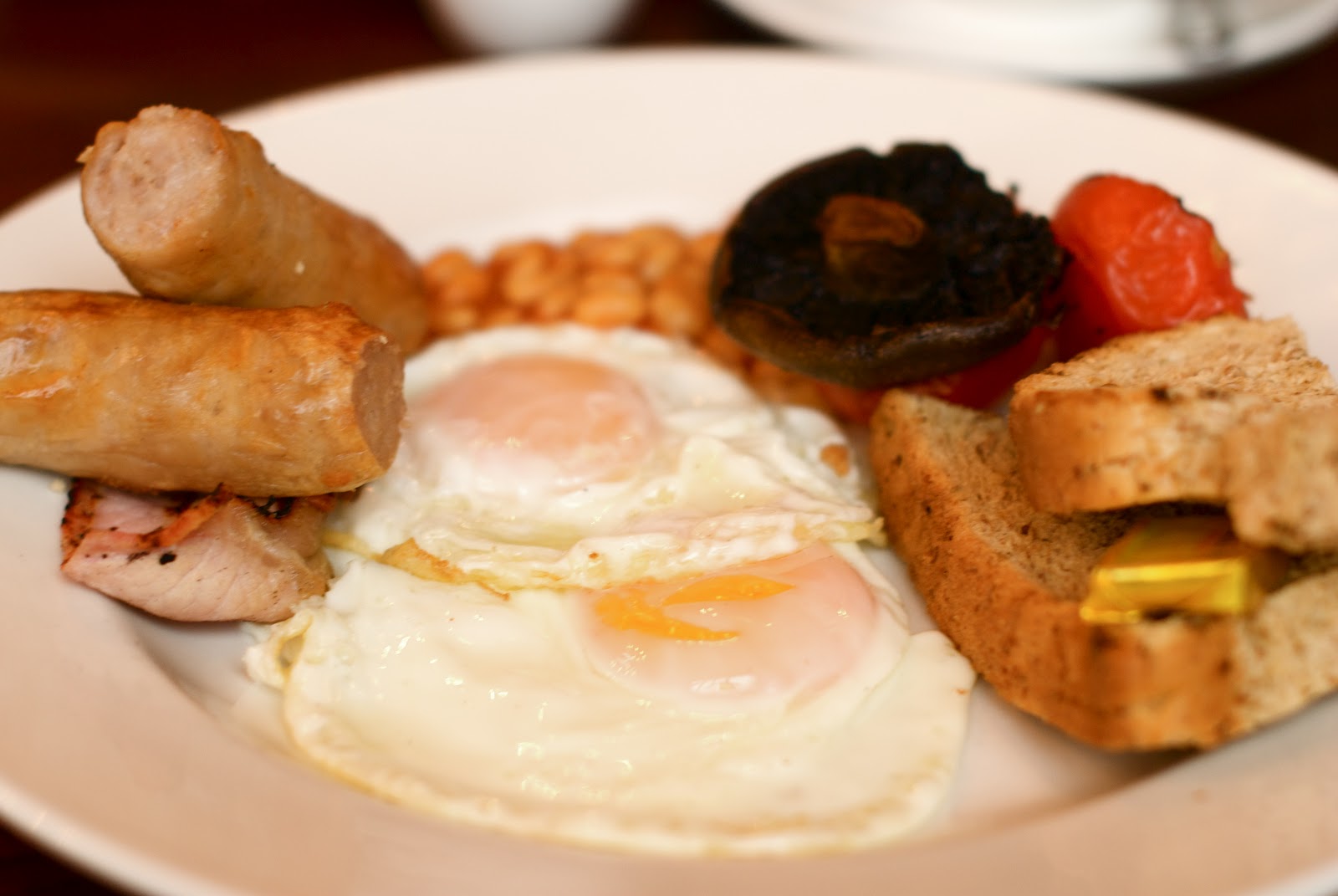 Stroud Is All Over the Place: The Full English Breakfast - tradition ...