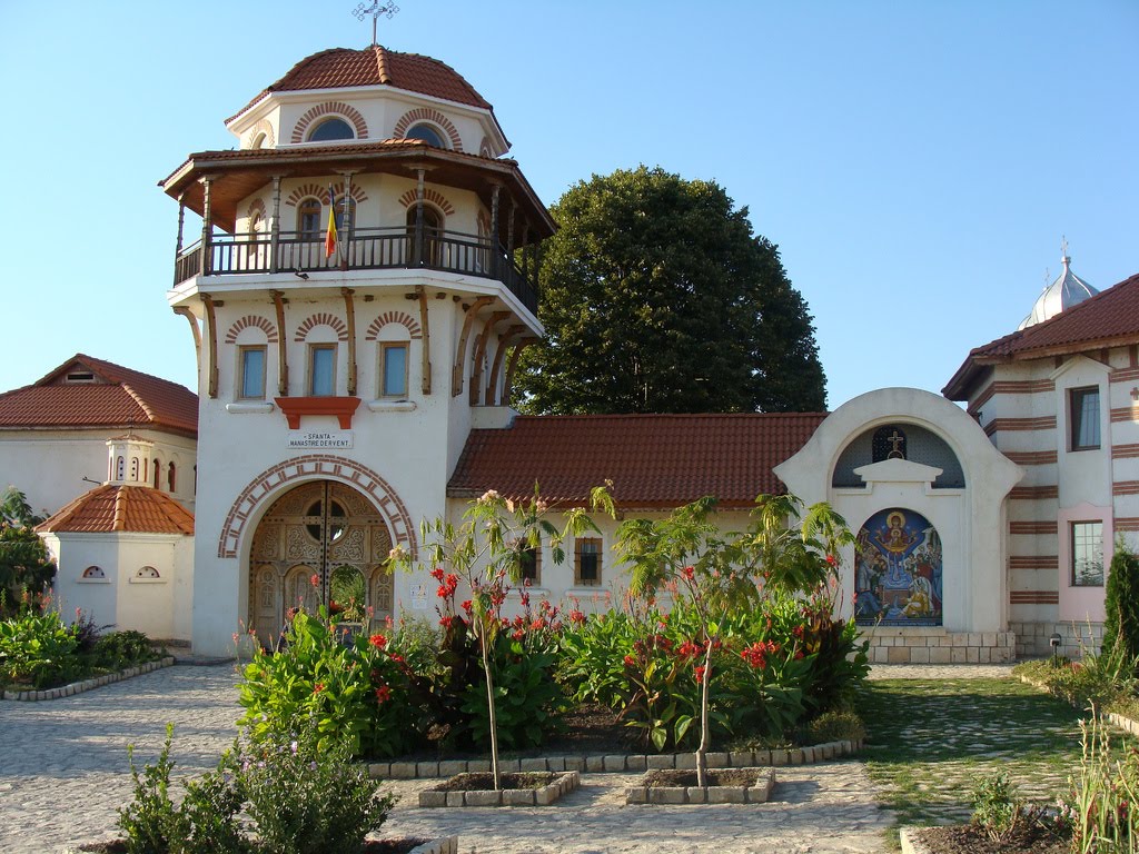 Vacanța esoterică: Crucea miraculoasa de la Manastirea Dervent