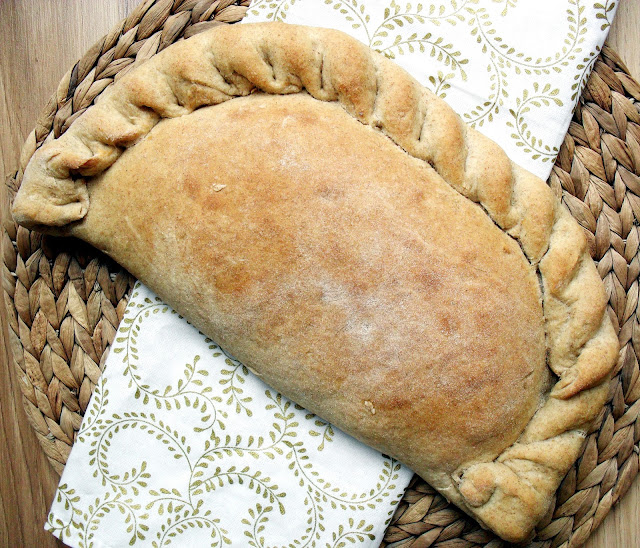 Kuchnia Alisz: Domowe calzone z mąką pełnoziarnistą
