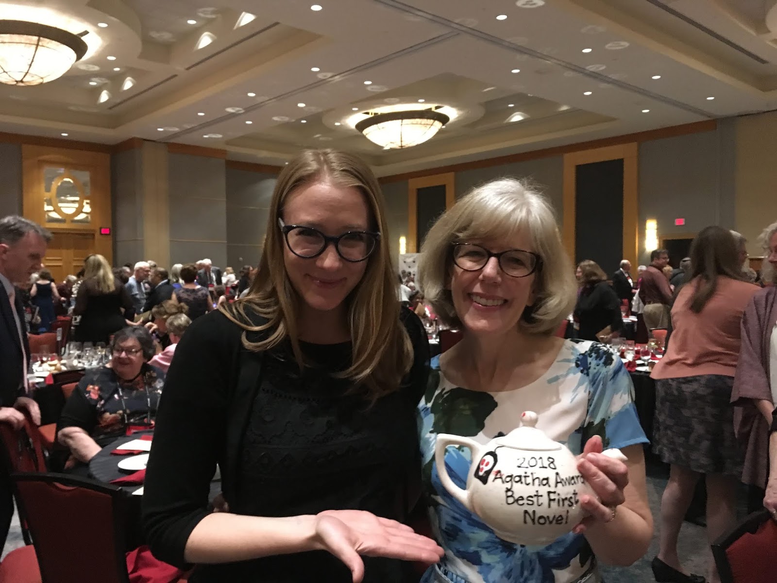 Shari Randall: Historic Night at the Agatha Awards - A Tie!