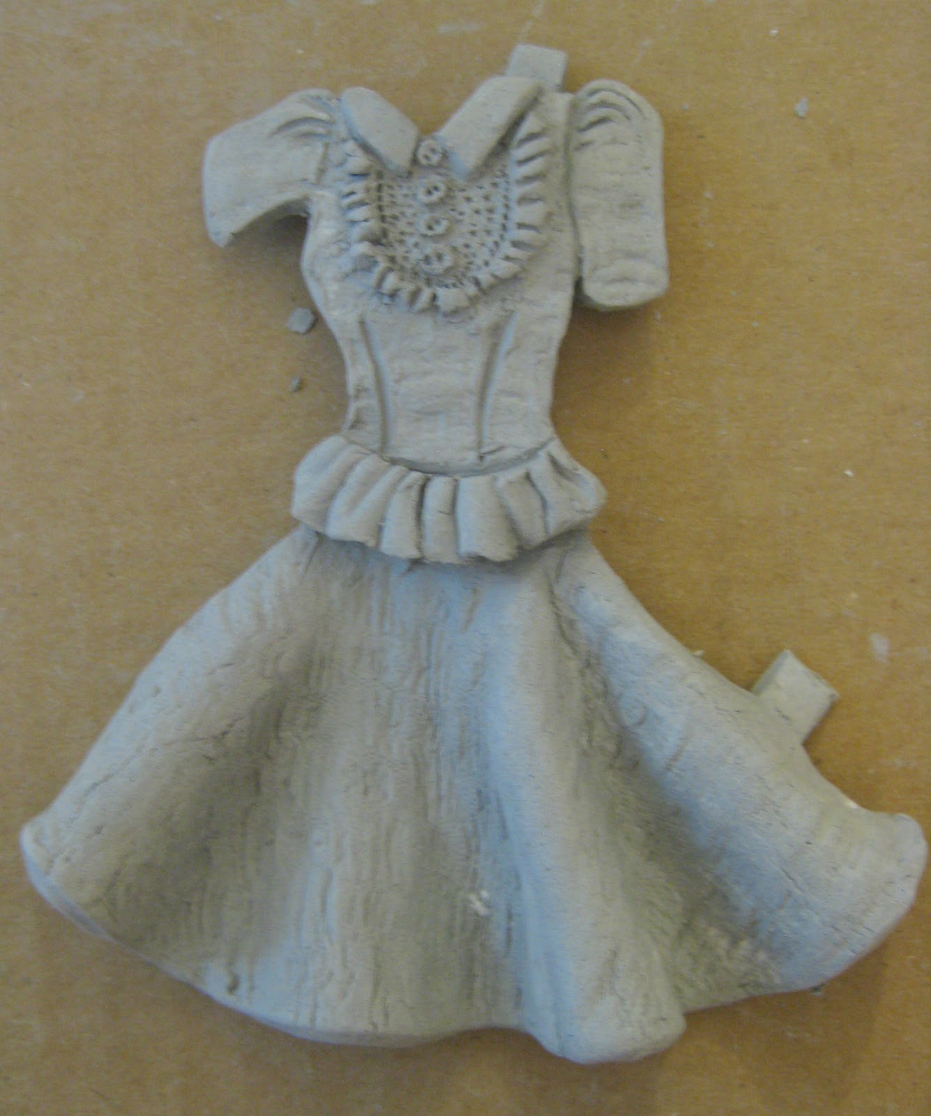 Cassie Stephens: DIY: Ceramic Paper Doll Dresses