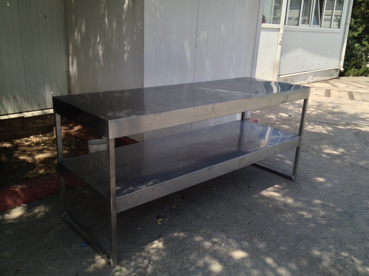 Mese din inox pentru laboratoare alimentare - Zone Inox