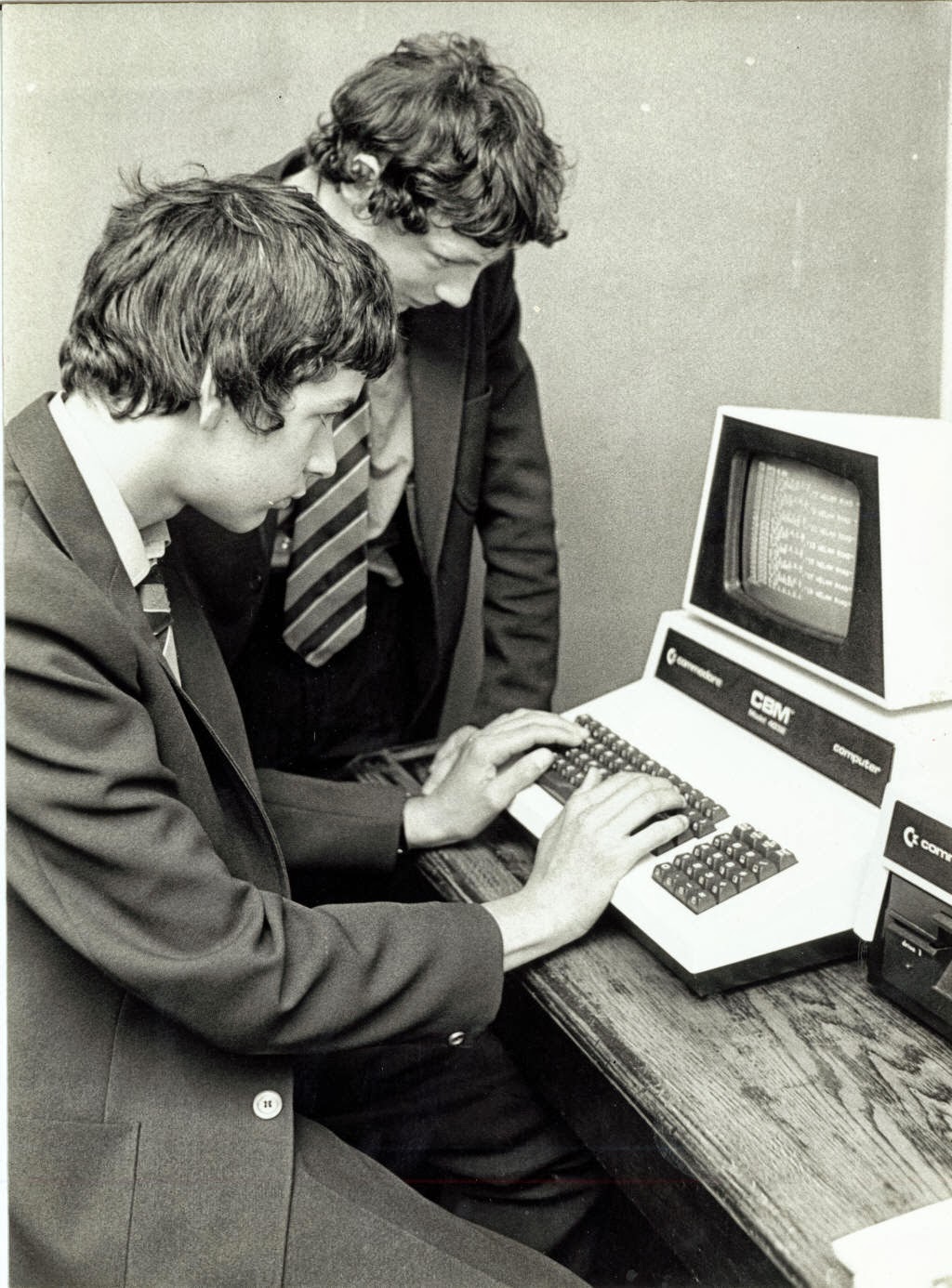 (PDF) SEJARAH EVOLUSISE KINERJA KOMPUTERsidiq.mercubuana-yogya.ac.id/wp ...