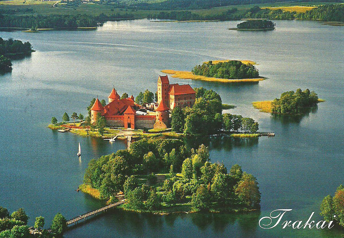 Collecting postcards from all around the world: Trakai & Kaunas