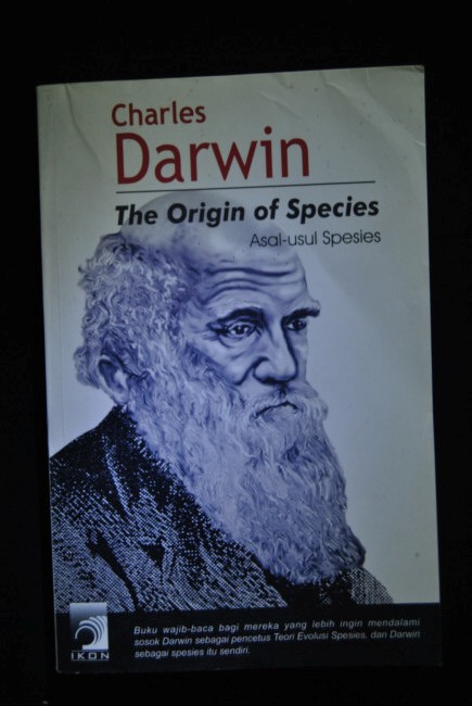 Name of Charles Darwin's most famous book? : r/MandelaEffect