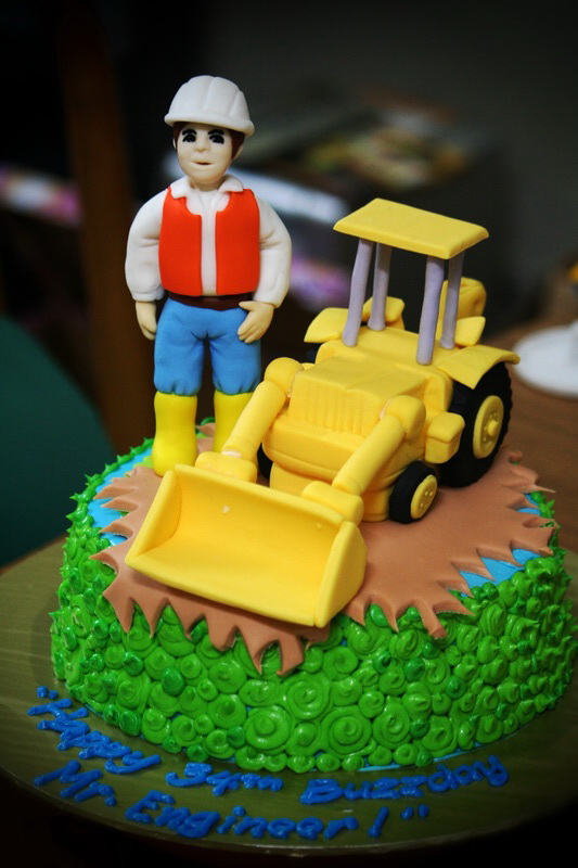 Rizq Cakes: An engineer and a backhoe
