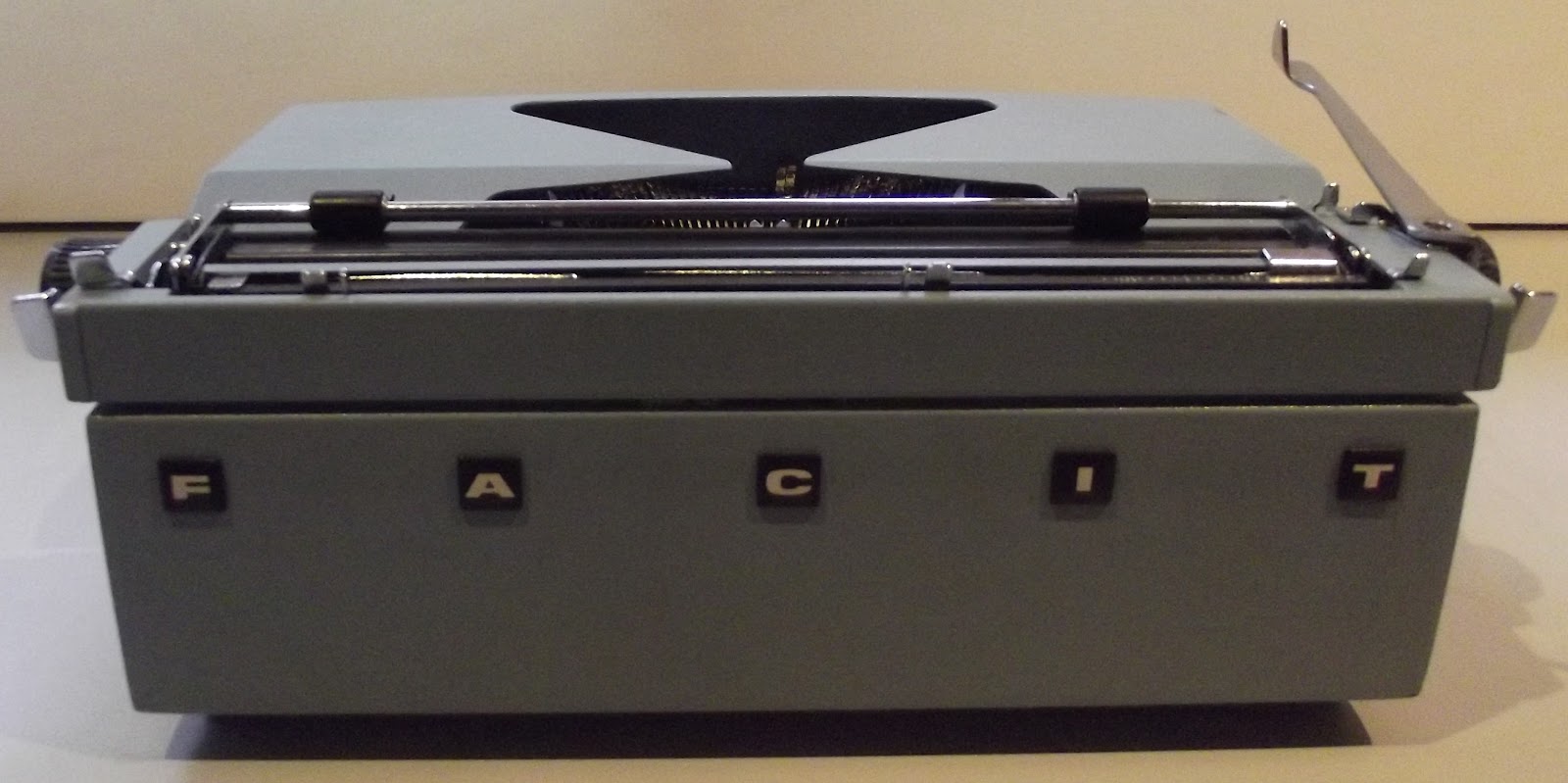 oz.Typewriter: Facit v Facit: The TP1 and TP2 Portable Typewriters