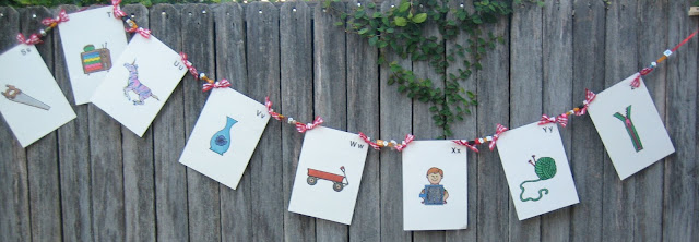 Teaching The Little People: Flashcard Banners for Classroom Decoration