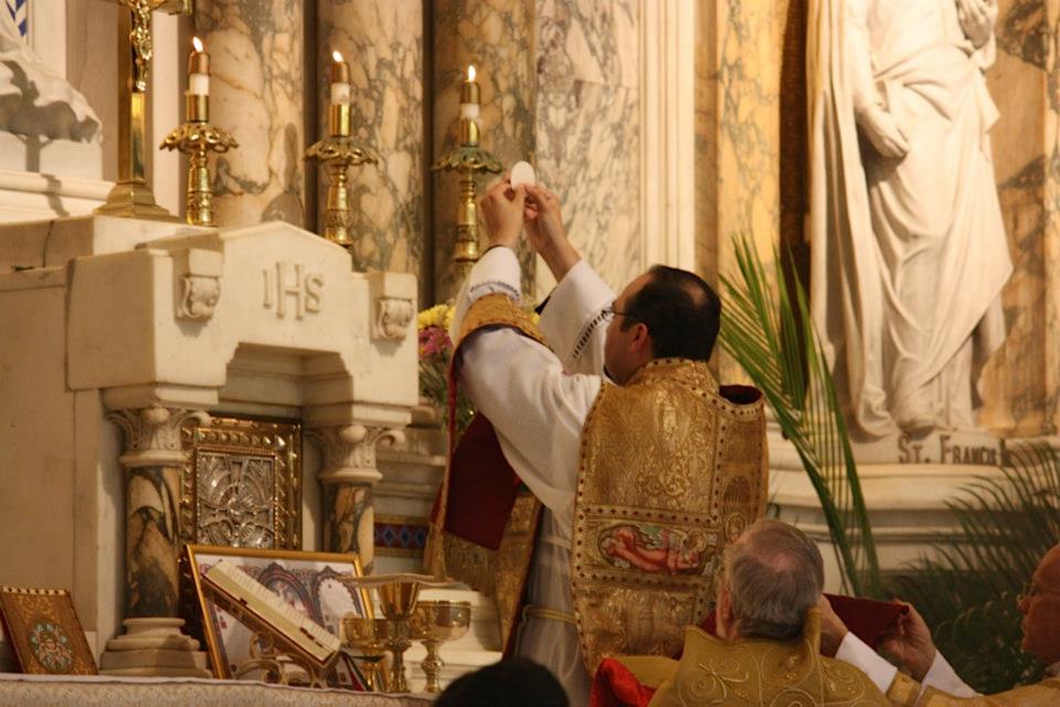 Missa Gregoriana no Mundo . SANTIDADE: Solemn Mass at Miami's Gesu. Two ...