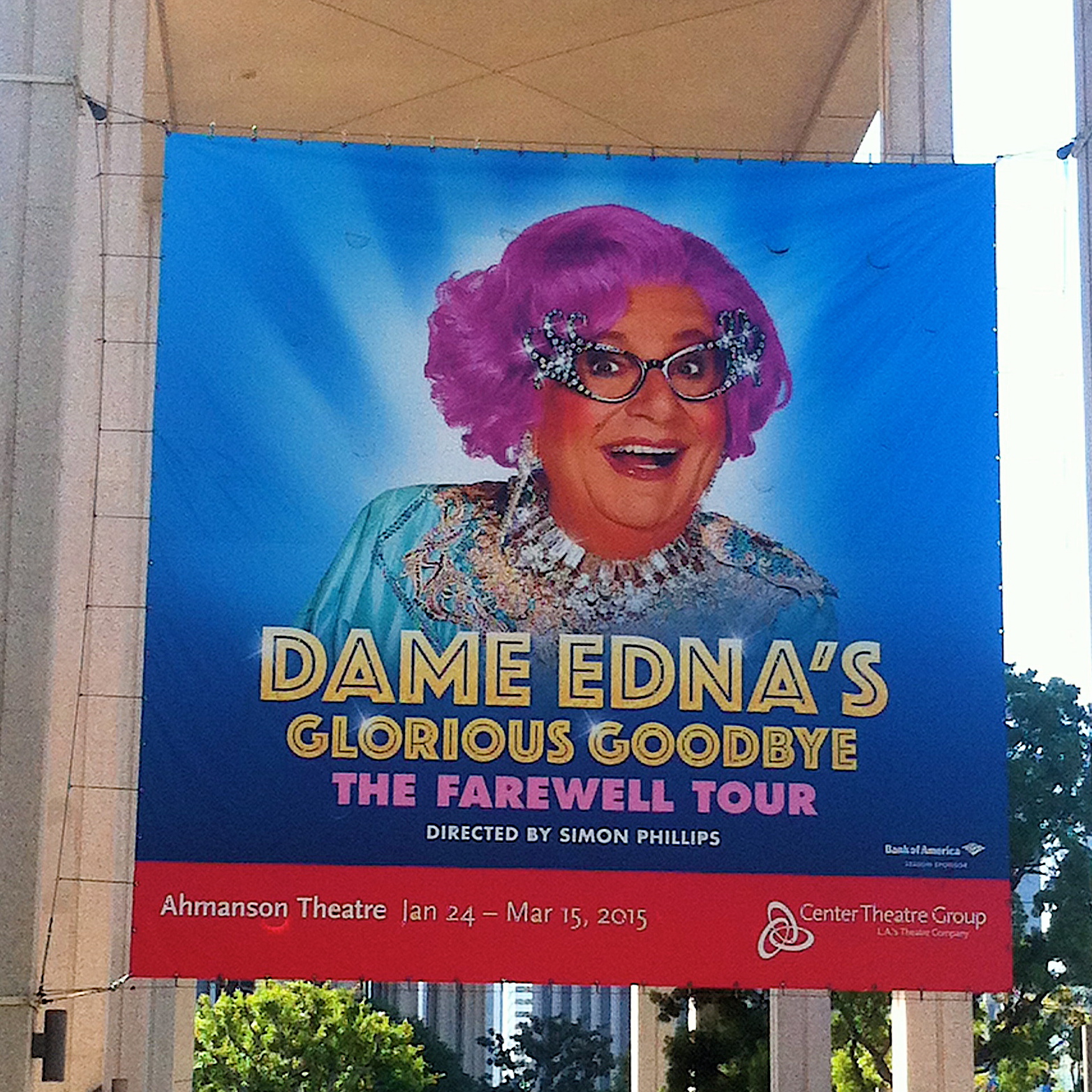 wacky tacky: wacky tacky Icons: Dame Edna Everage