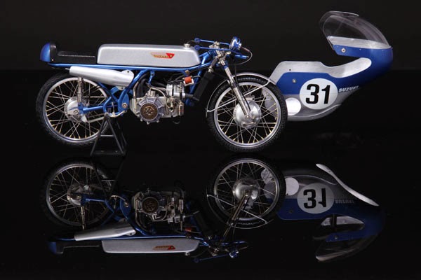 1967 Suzuki RK67 - Grease n Gas