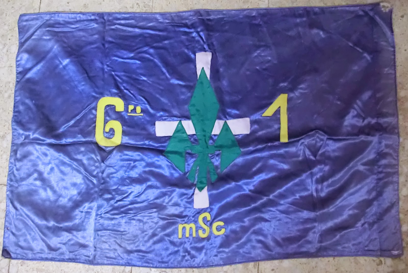 Mis vivencias scouts: Banderas y banderines del Grupo 1