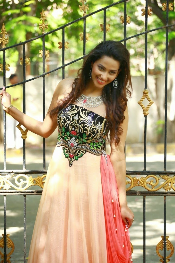 Sanjana Singh Latest Photos HD - IMAGES