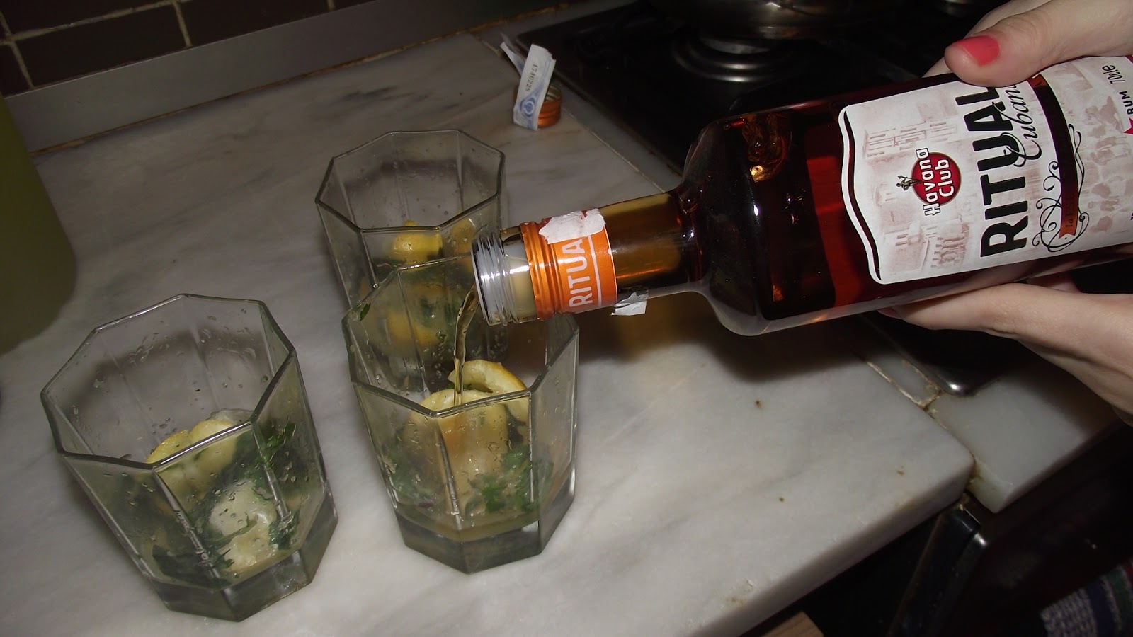 El mundo de Laia♫ ♫: Ron Ritual + Preparando mojitos!