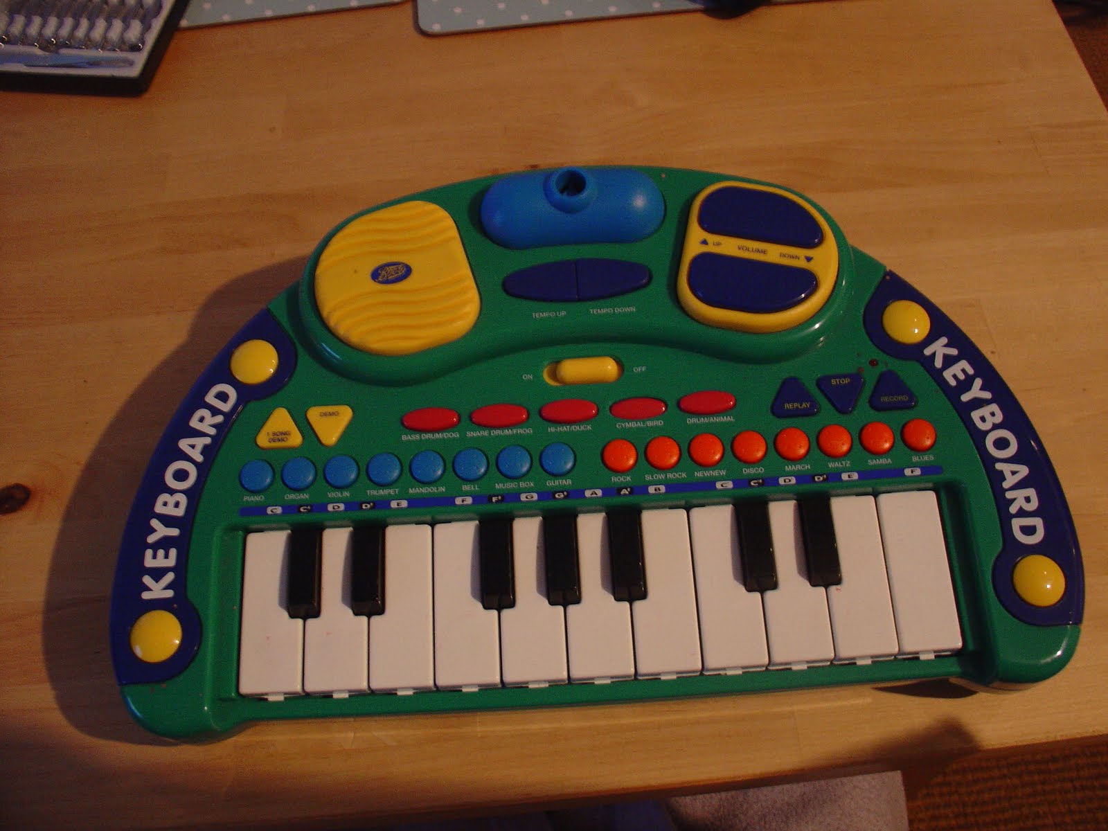 All The Bees Are Dead: The Bendinator 2 Circuit Bent Keyboard