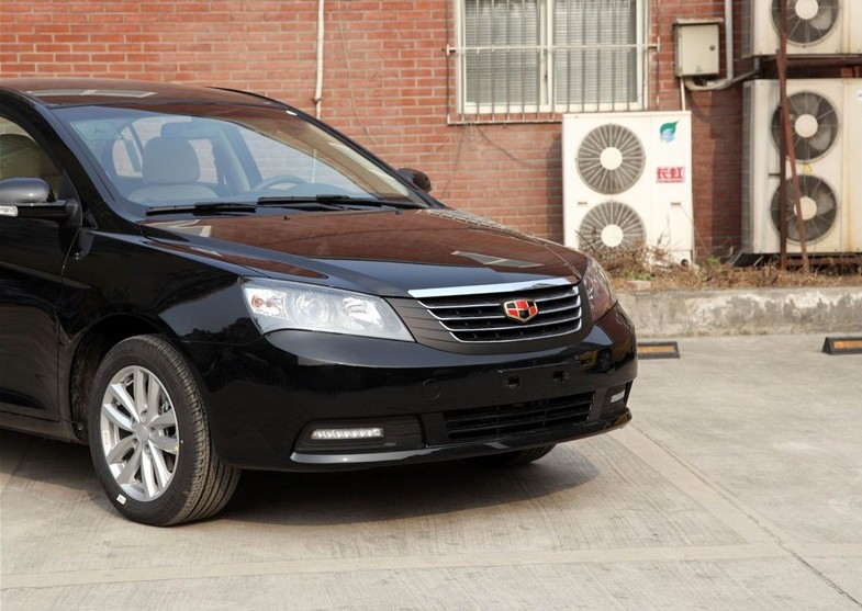 سيارة جيلي الصينية 2013 ، سعر خفيف ومنافسة كبيرة Geely Ec7 2013