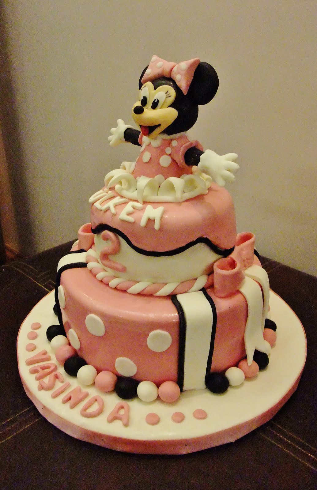 İpek Butik Pasta ,Çikolata ve Kurabiye: minnie mouse pastası