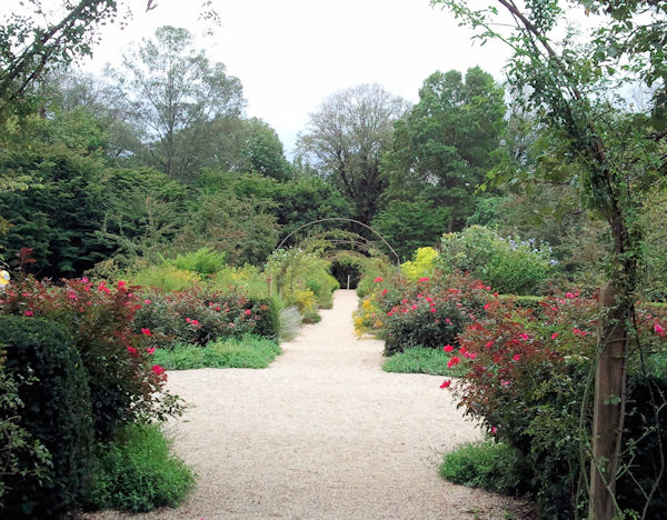 A GUIDE TO NORTHEASTERN GARDENING: Planting Fields Arboretum Long ...