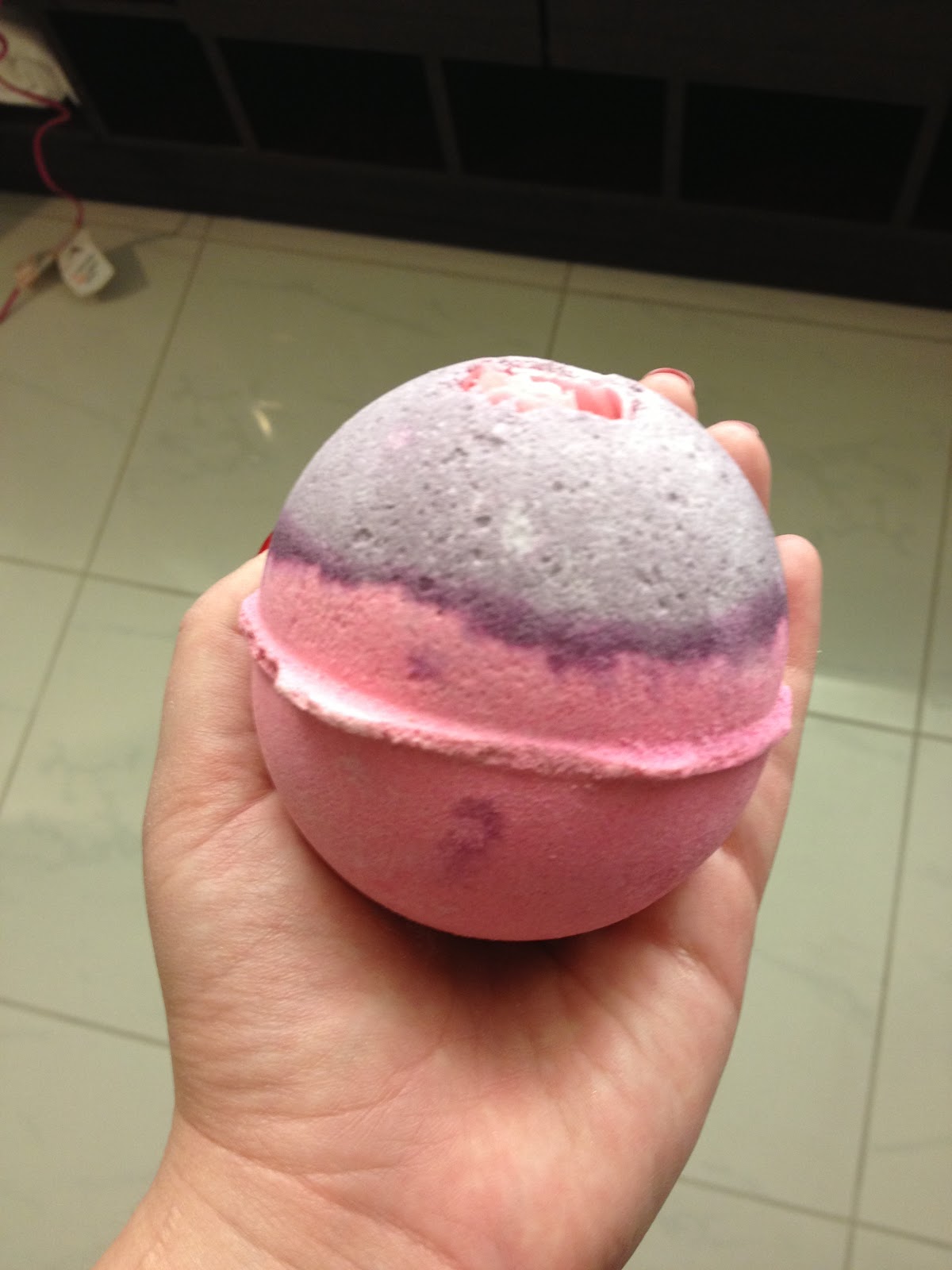 Beauty in the Breakdown: Lush Sex Bomb Bath Bomb Review