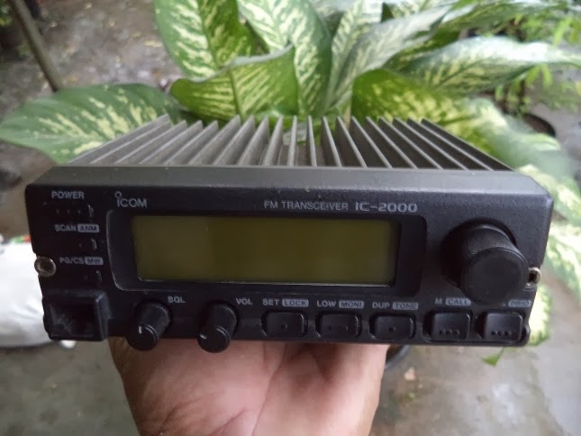 MEDAN RADIO: Icom IC-2000 no.1