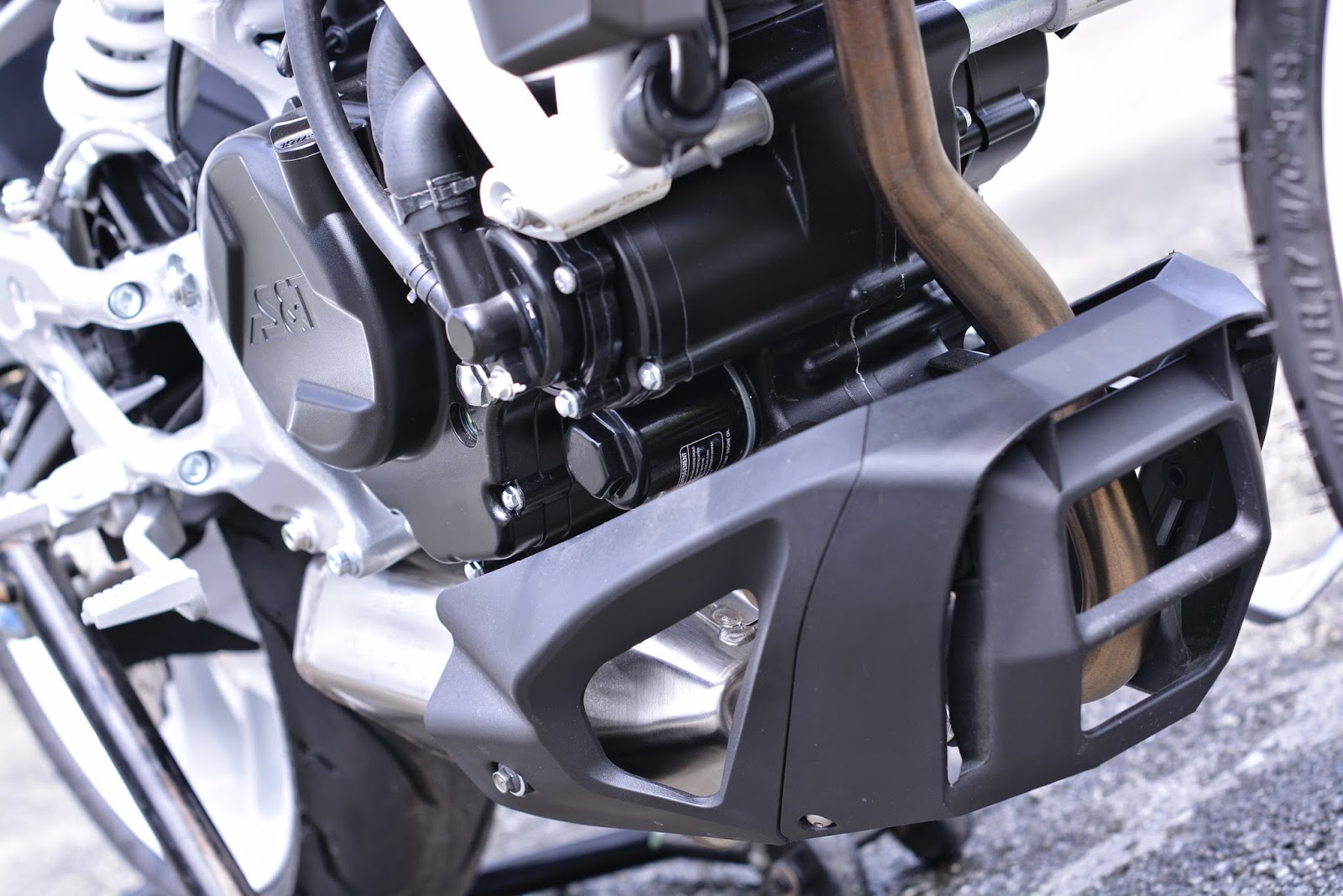 脫韁馬 之 廄: Naza與韓國KR Motors合作推出入門型重機 NAZA N5！