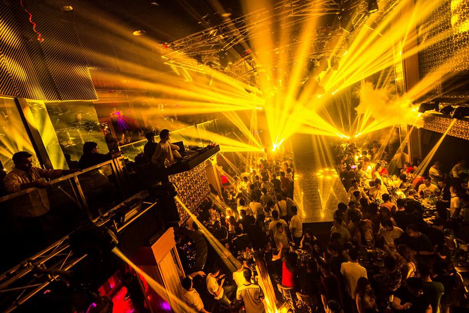 Paramount Club: THE PARAMOUNT CLUB