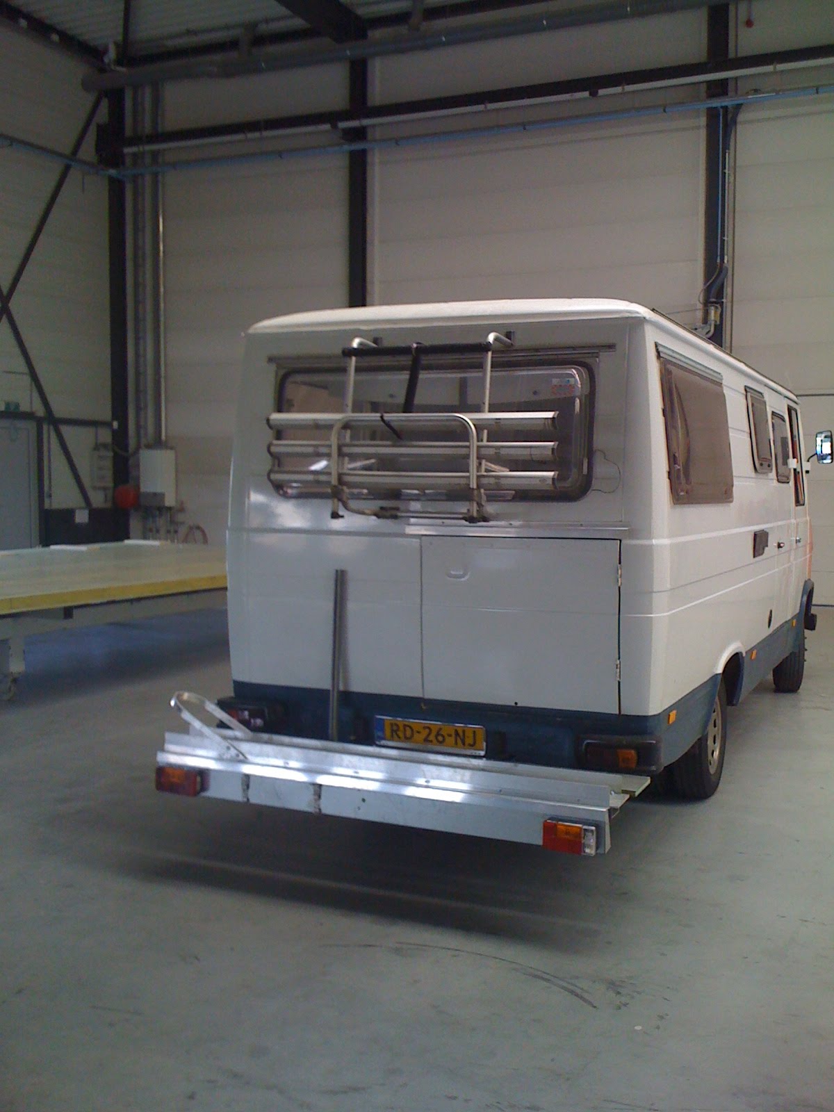 Ons Mercedes 406d camperproject