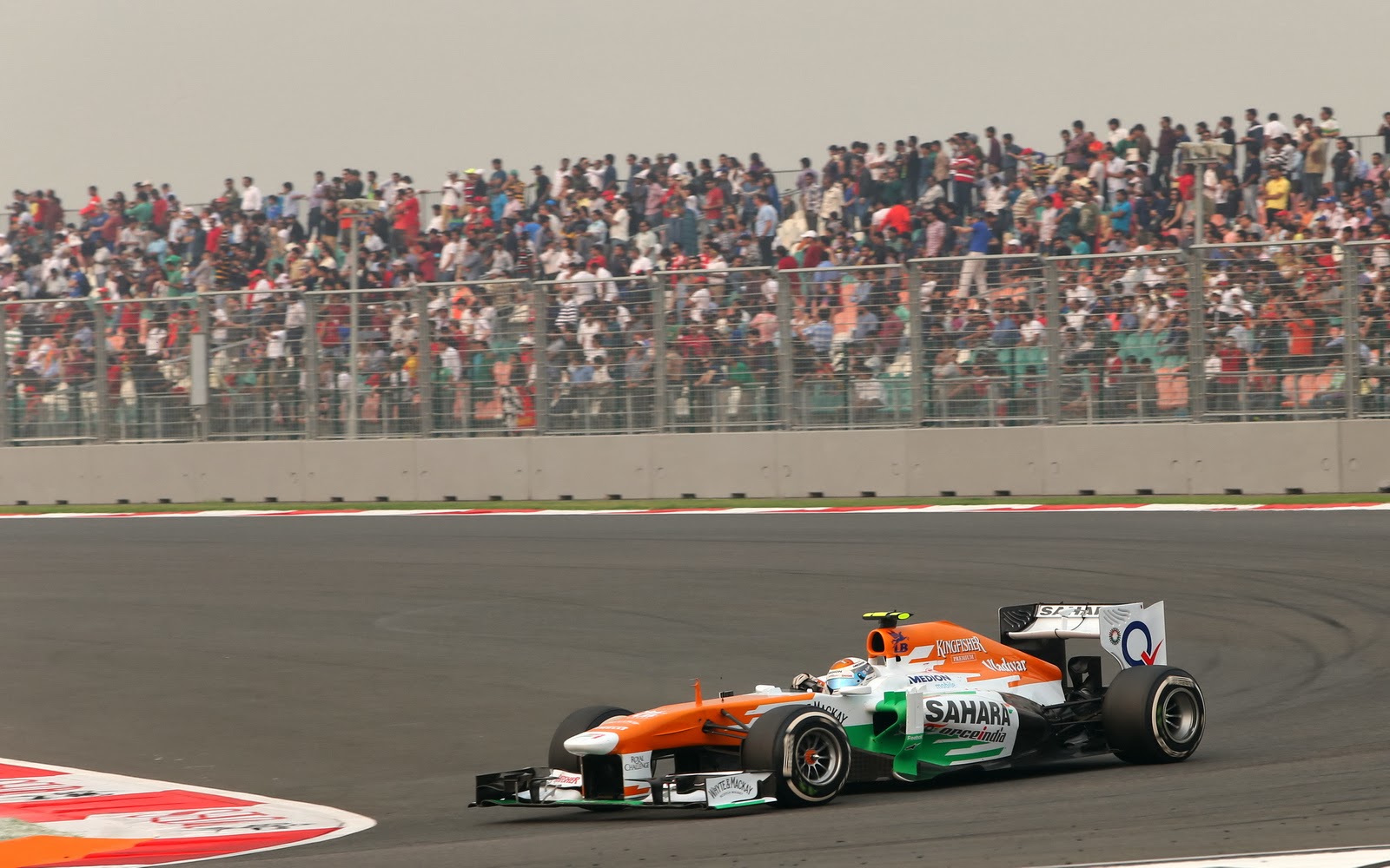 2013 INDIAN GP: RACE IN HIGH RESOLUTION IMAGES - FORMULA 1