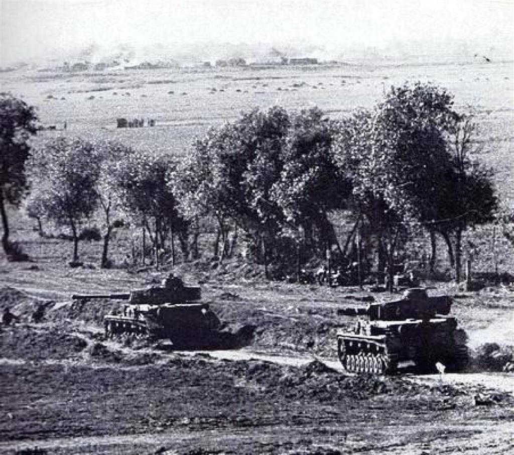 Military History Of the 20th Century: Panzer Mk IV tanks in field and ...