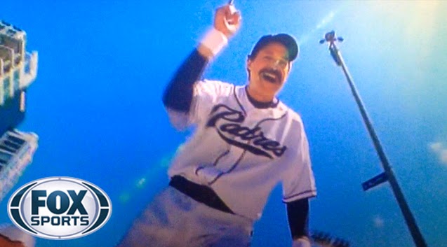 San Diego Stilt Walkers