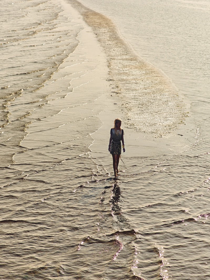 punk at the beach - daring coco