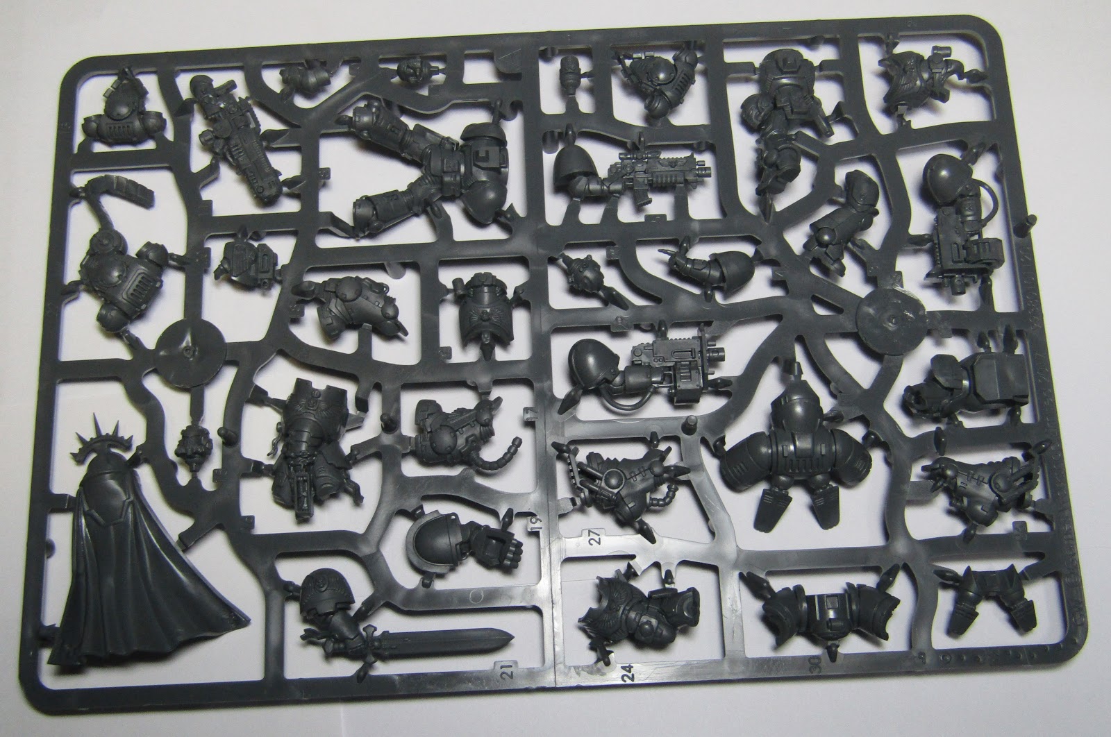 GMorts Chaotica: Unboxing Warhammer 40K - Dark Imperium