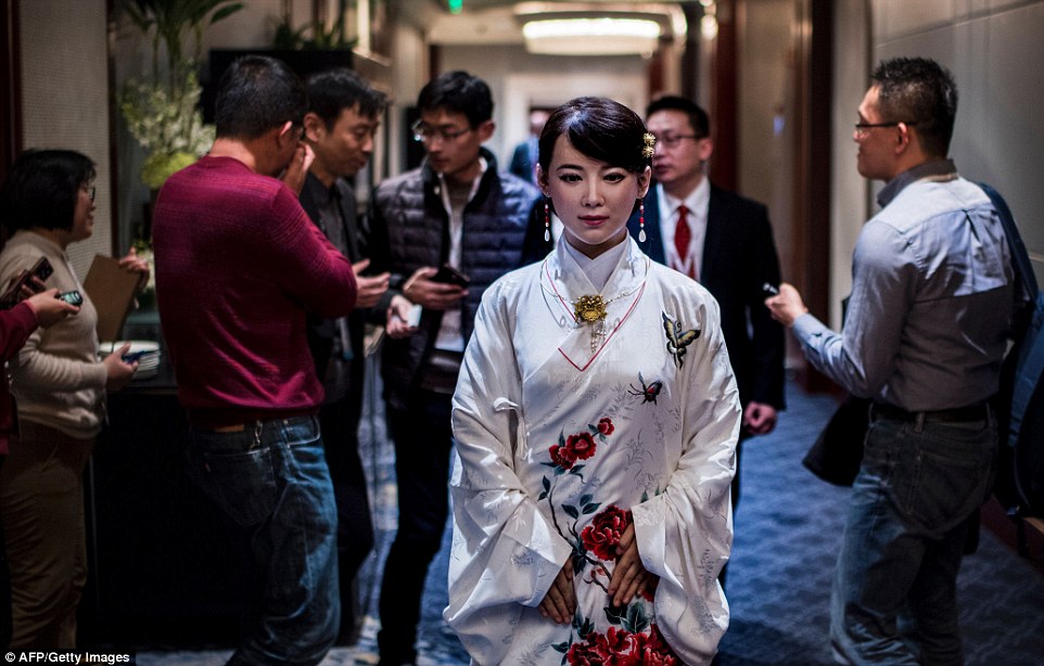 Meet The Chinese Robot Goddess Who Can Be Mistaken For A Human Being ...