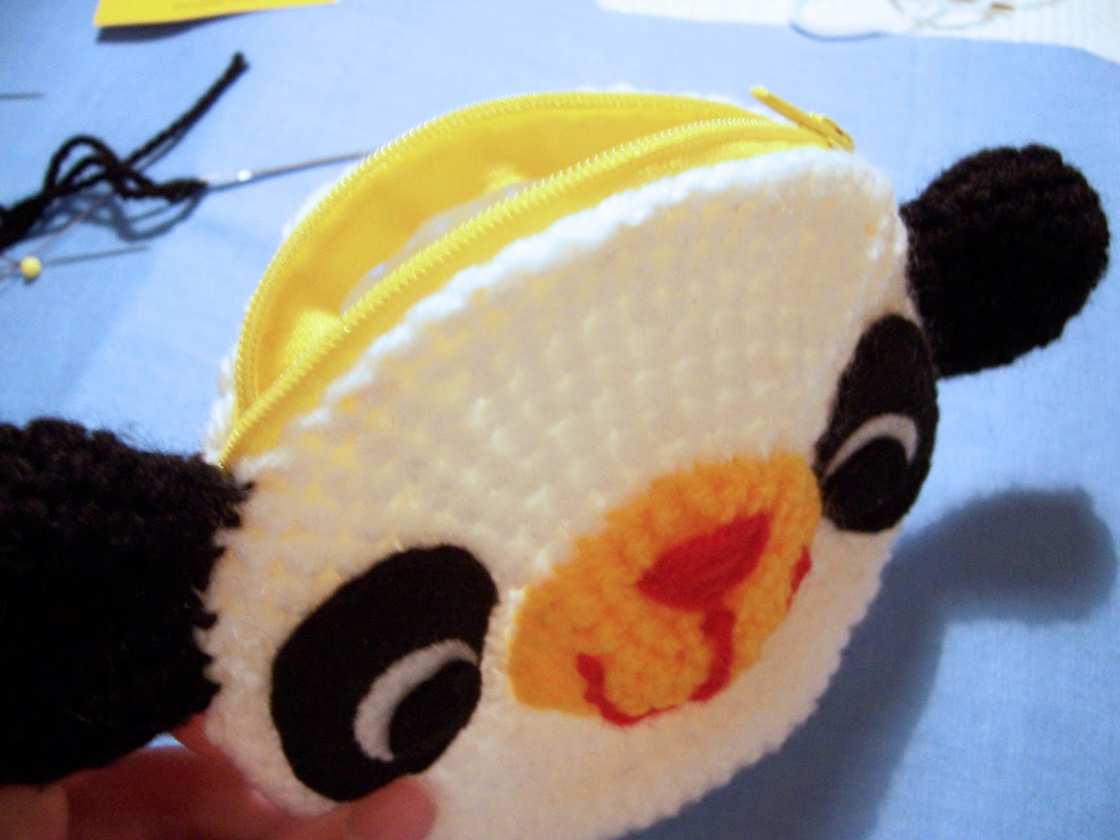 Peppercon: Amigurumi panda purse