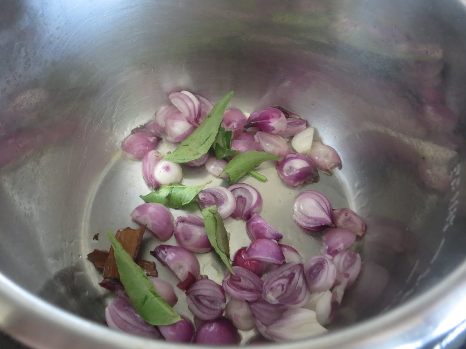 Instant pot kaalaan pacha malli kuruma (Mushroom green korma)