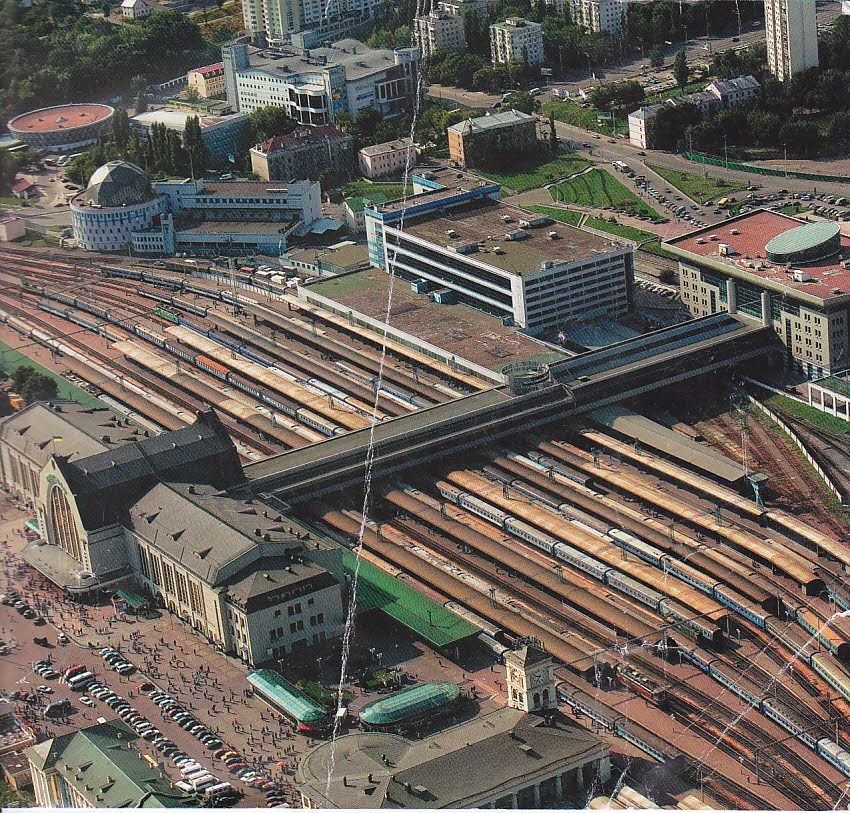 Discover the World on Trains: Kiev Railway Station, Ukraine.